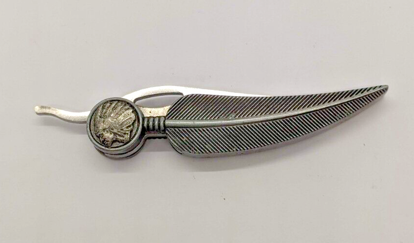 Fantasy Master Feather Design Plain Edge Trailing Point Folding Pocket ...